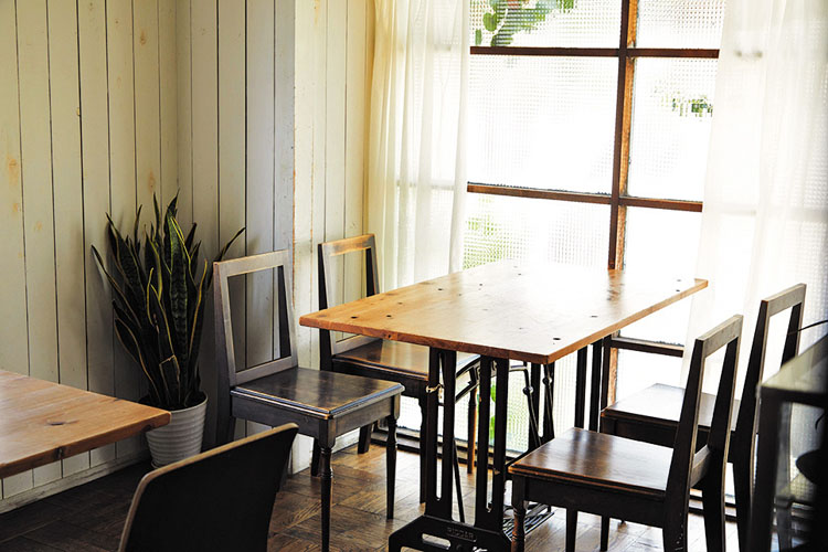 【CAZI CAFE】季節の食材を盛り込んだ バラエティ豊かな料理を古民家で | City Life NEWS