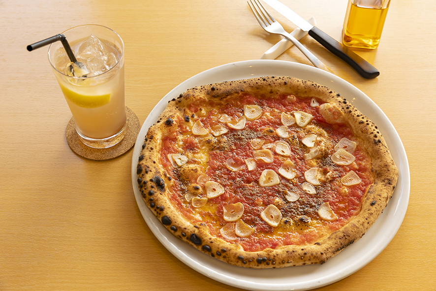 【クーポンあり／Pizza&Dolce Premo】生地を楽しむシンプルなピッツァ トマトソースと生にんにくのハーモニー | City ...