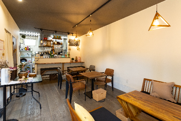 【水無瀬／PASTA DINING SAKURA】新鮮な野菜たっぷりのサラダと 濃厚ながらあっさりとしたカルボナーラ | City Life NEWS